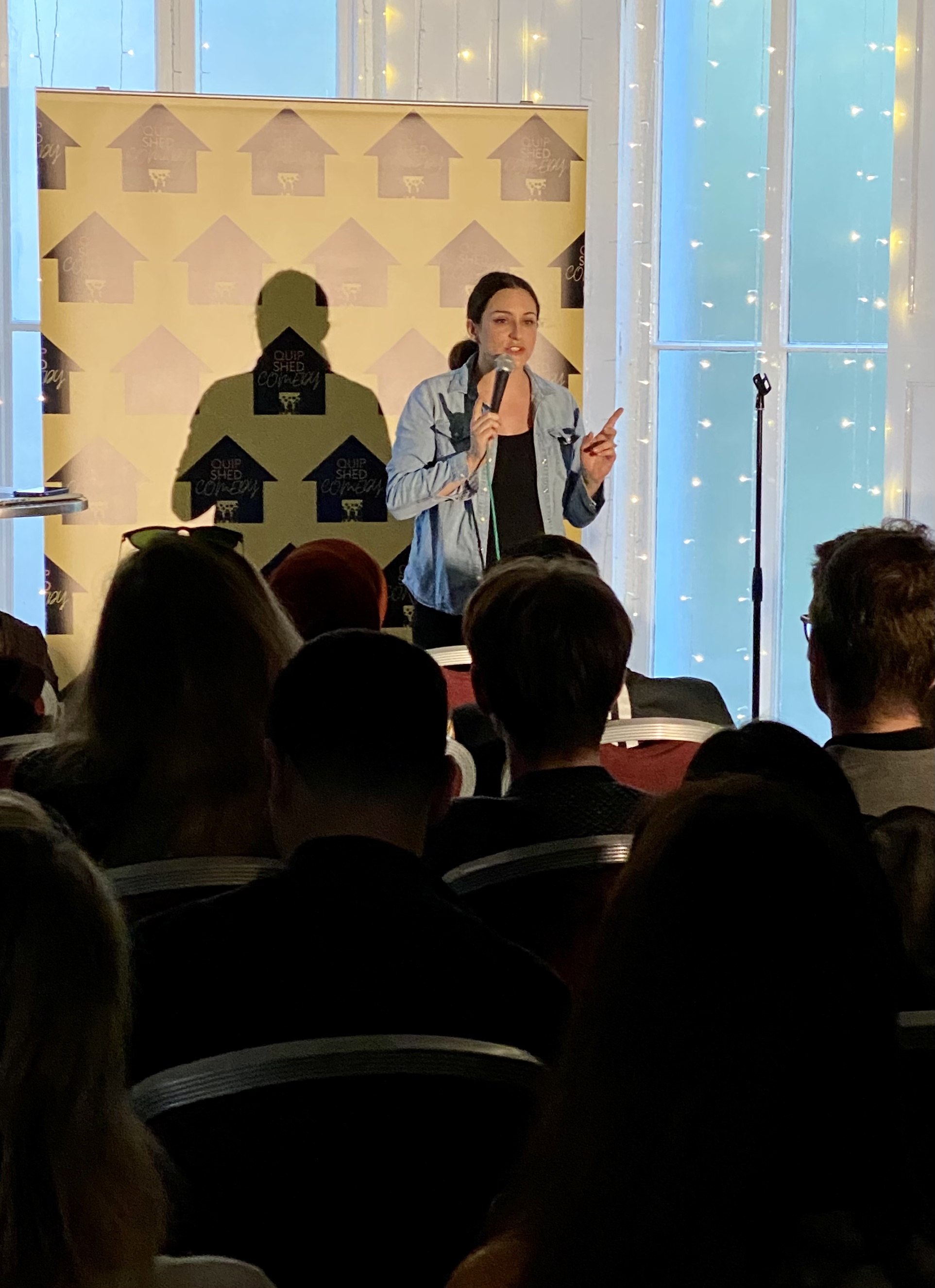 Janine Harouni – THE COMEDY NERD