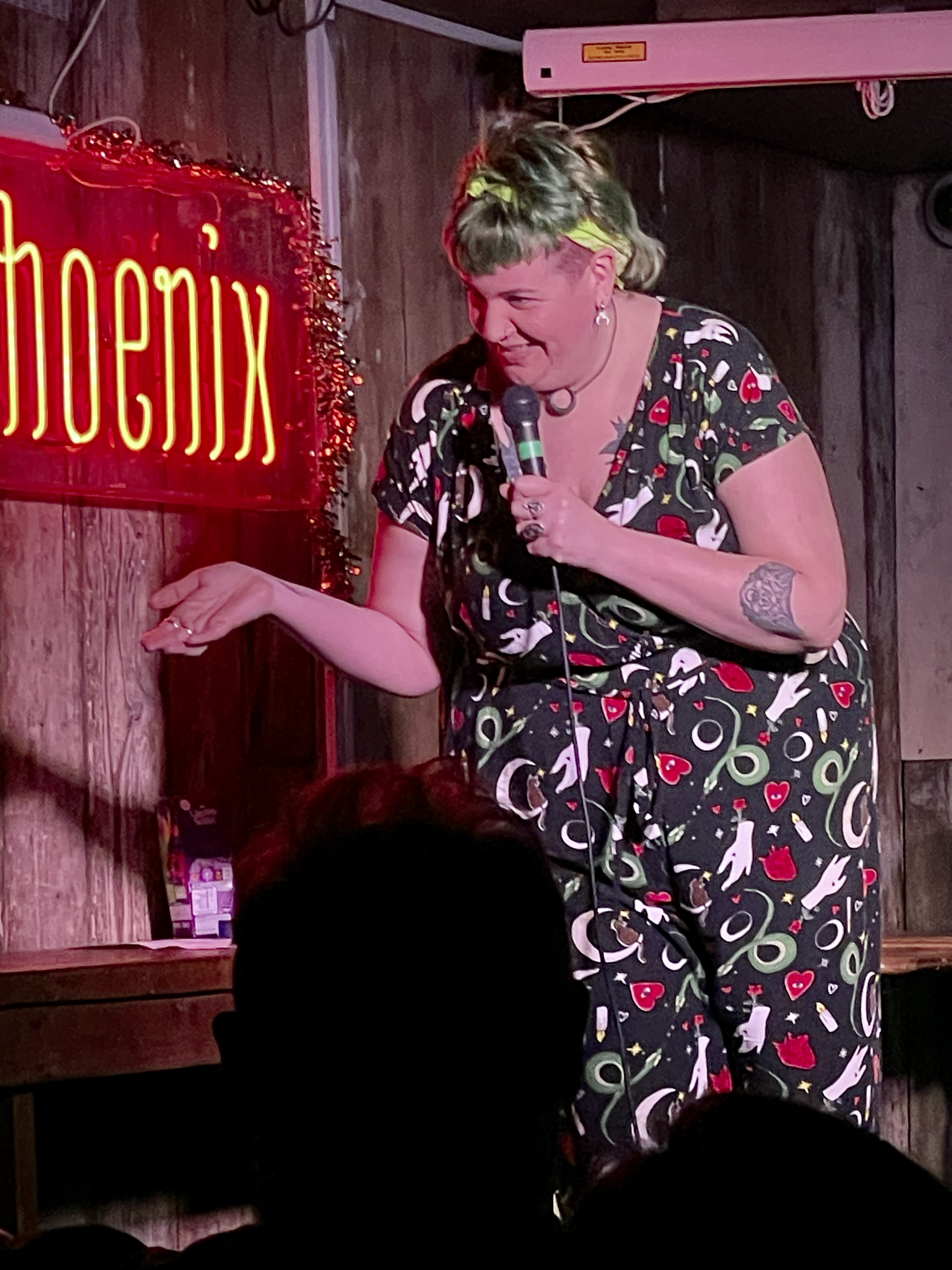 Leslie Ewing-Burgesse – THE COMEDY NERD