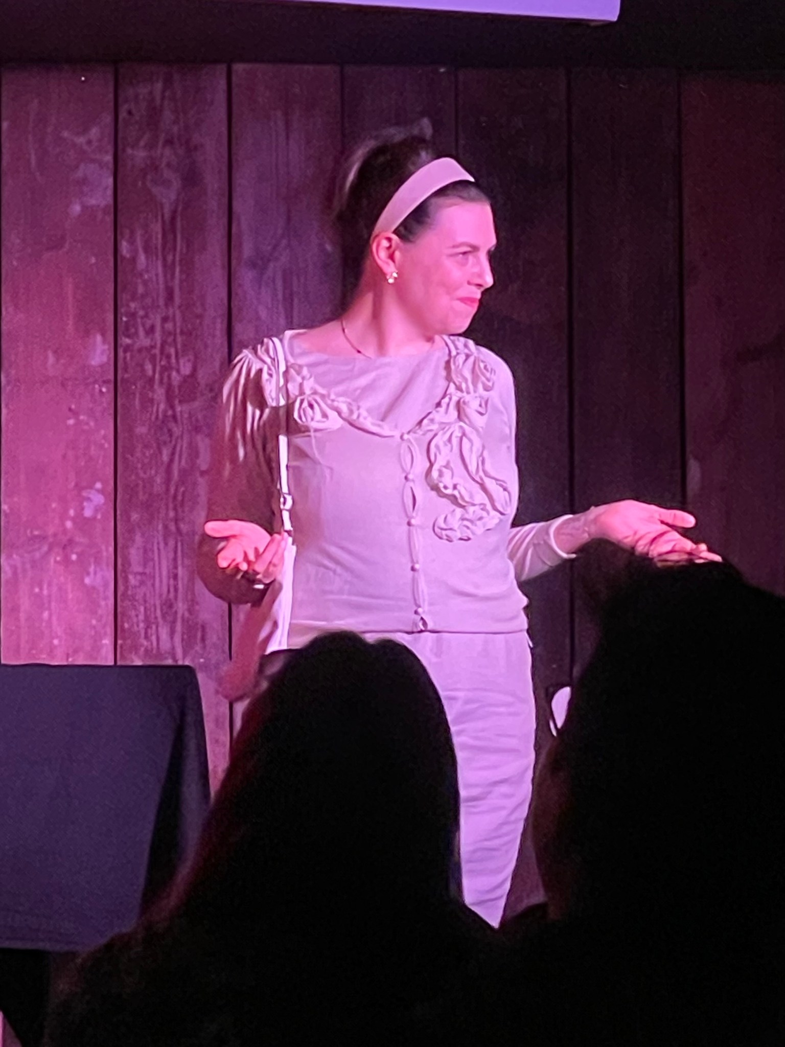 Emma Rose Davies – THE COMEDY NERD