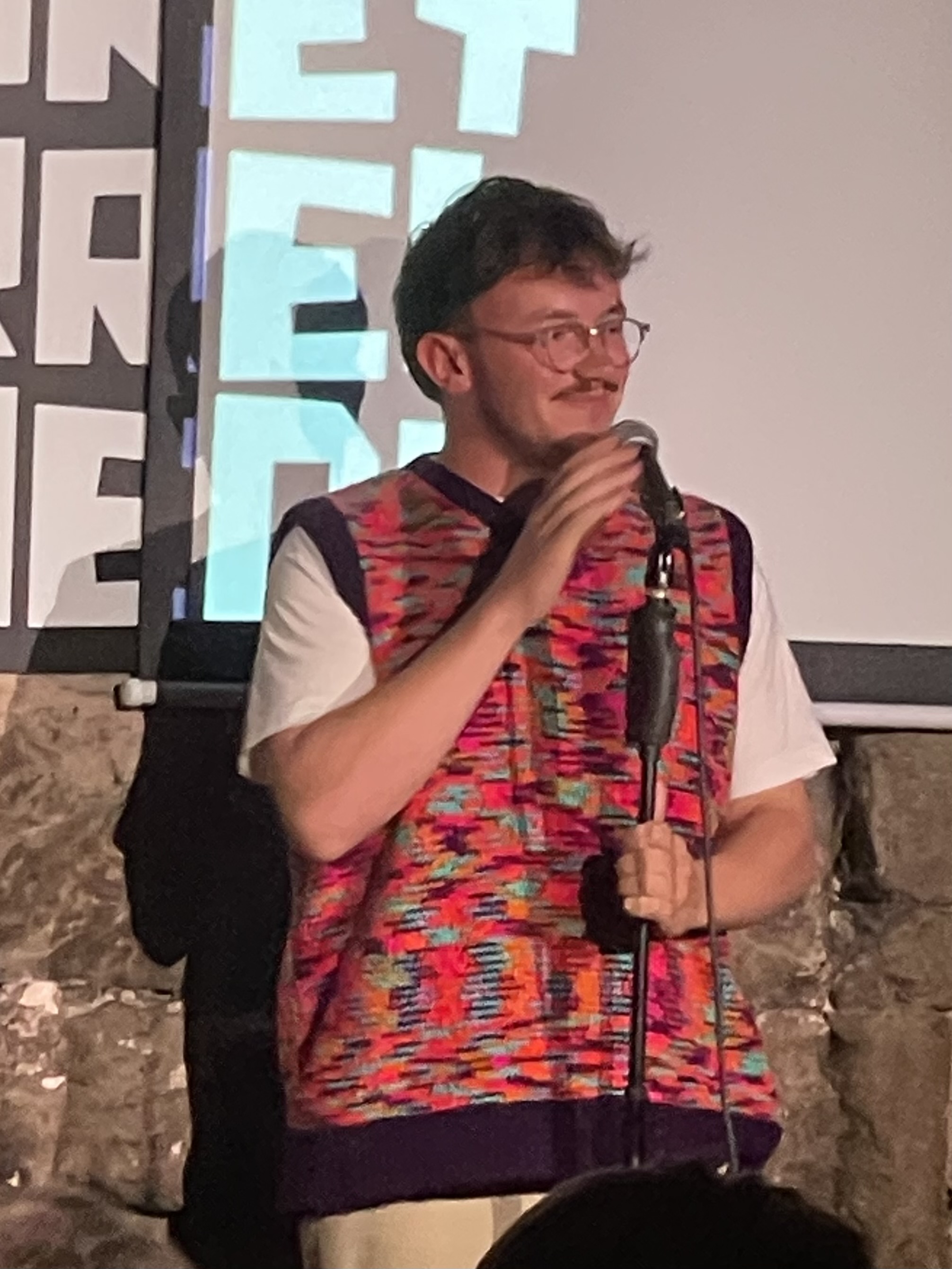 Max Devine – THE COMEDY NERD